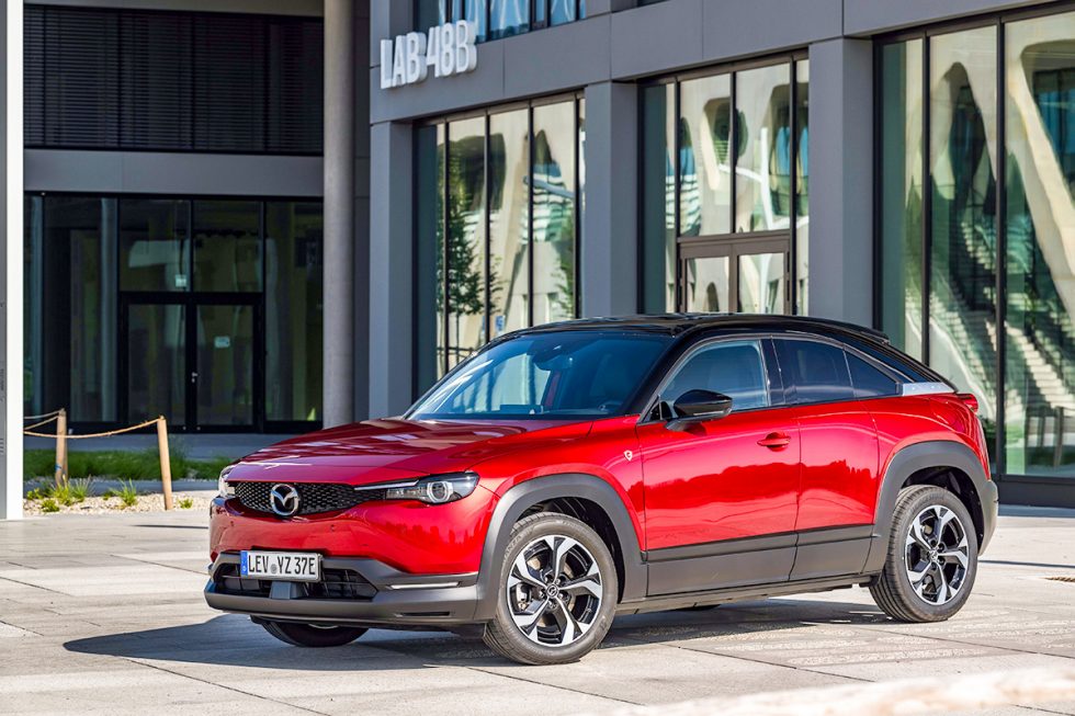 Innovativer Plug-in-Hybrid: Mazda MX-30 e-Skyactiv R-EV startet ins ...